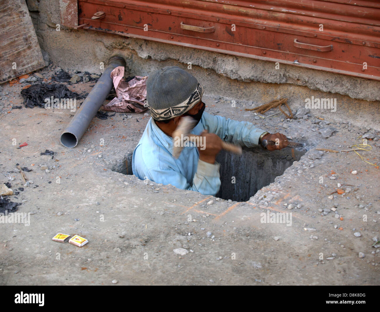 Fix construction hi-res stock photography and images - Alamy
