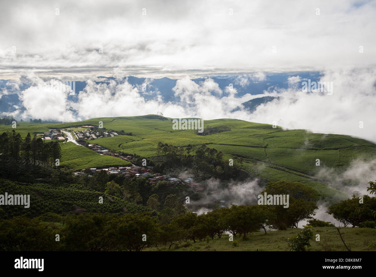 Morning clouds valle central hi-res stock photography and images - Alamy