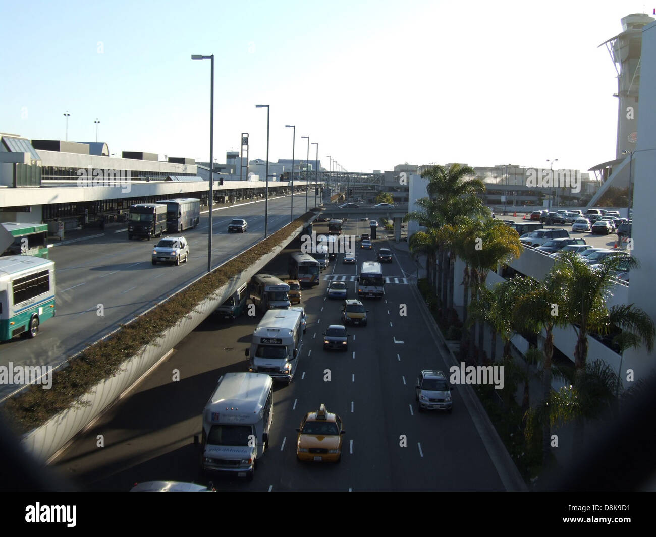 A busy scene of traffic at Los Angeles International Airport (LAX ...