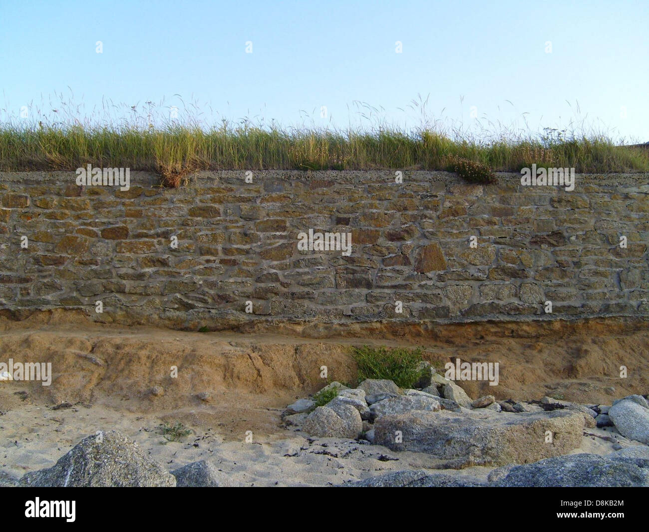 Wall on the beach Stock Photo - Alamy