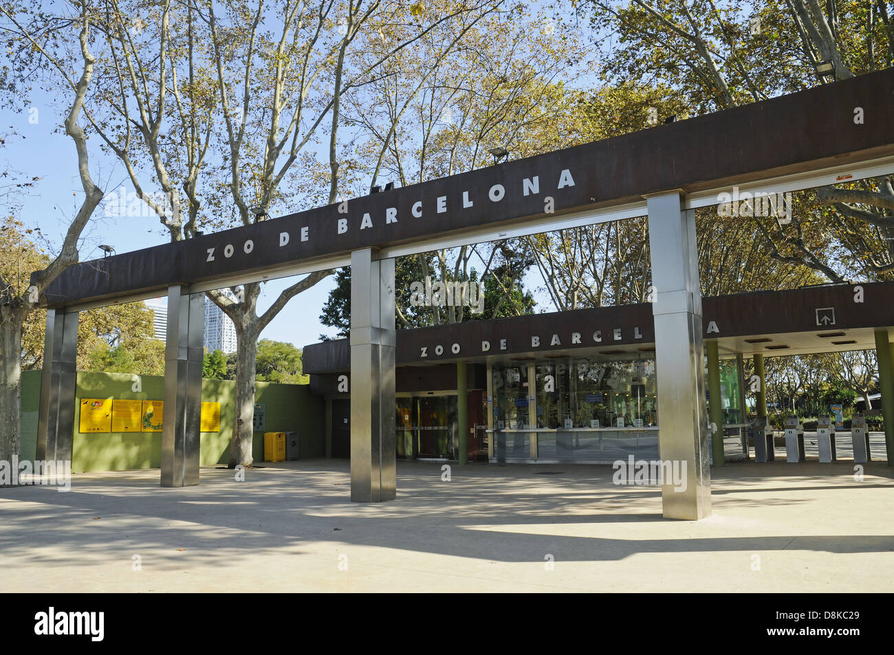 Zoo eingang hi-res stock photography and images - Alamy