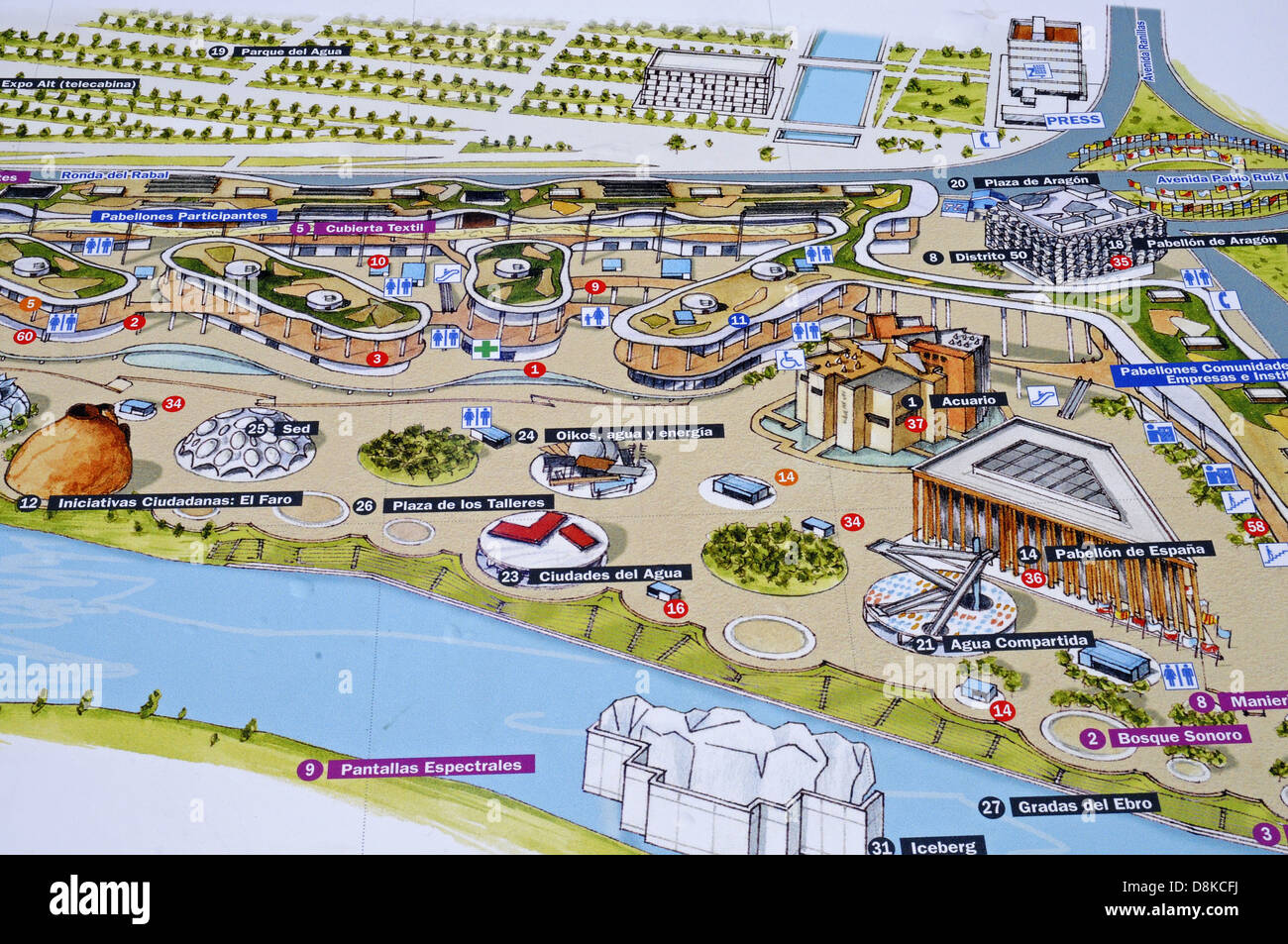 Moderne spanische architektur hi-res stock photography and images - Alamy