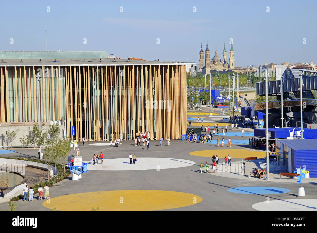 Moderne spanische architektur hi-res stock photography and images - Alamy