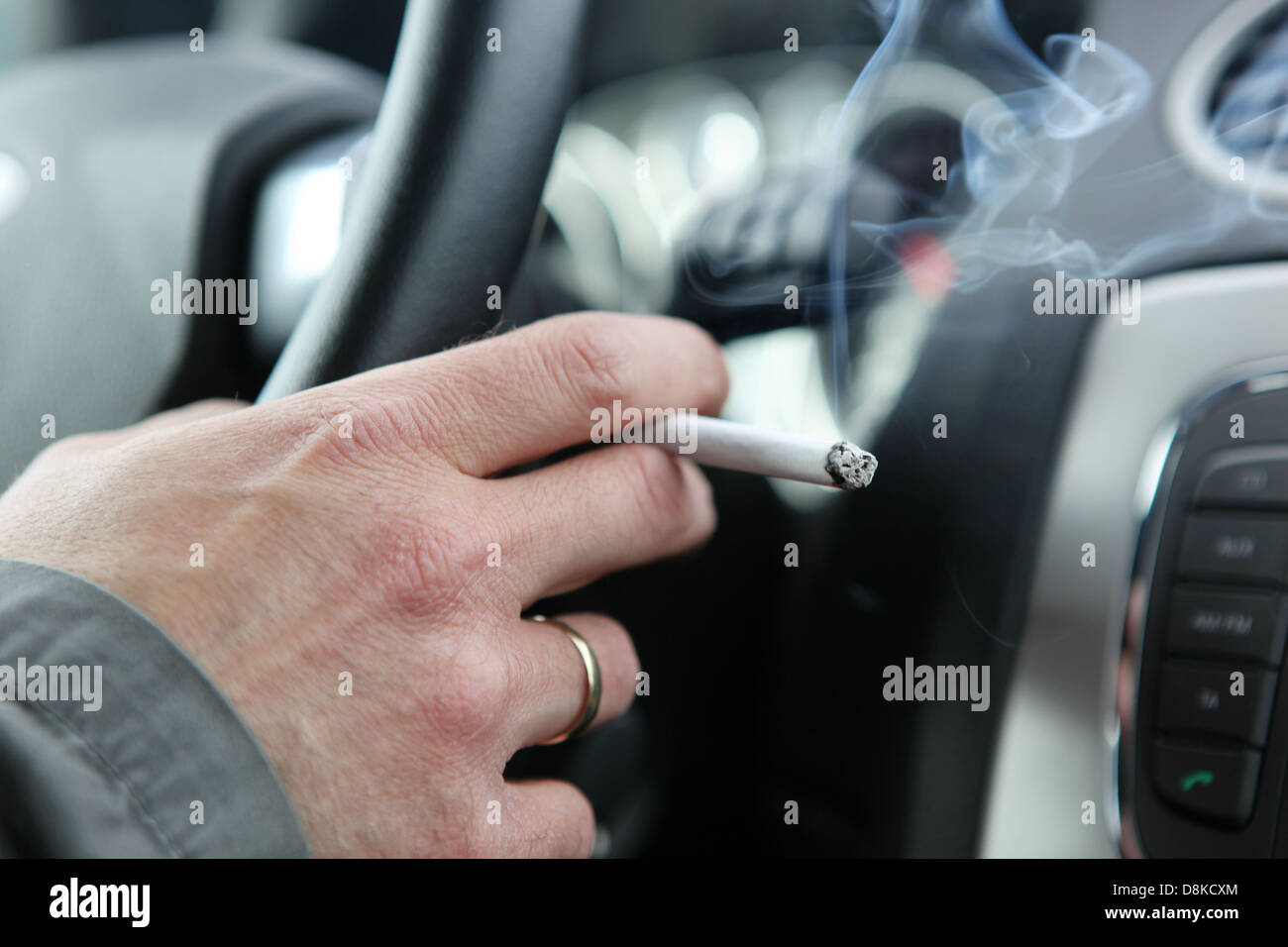 Ban smoking in all vehicles Stock Photo - Alamy