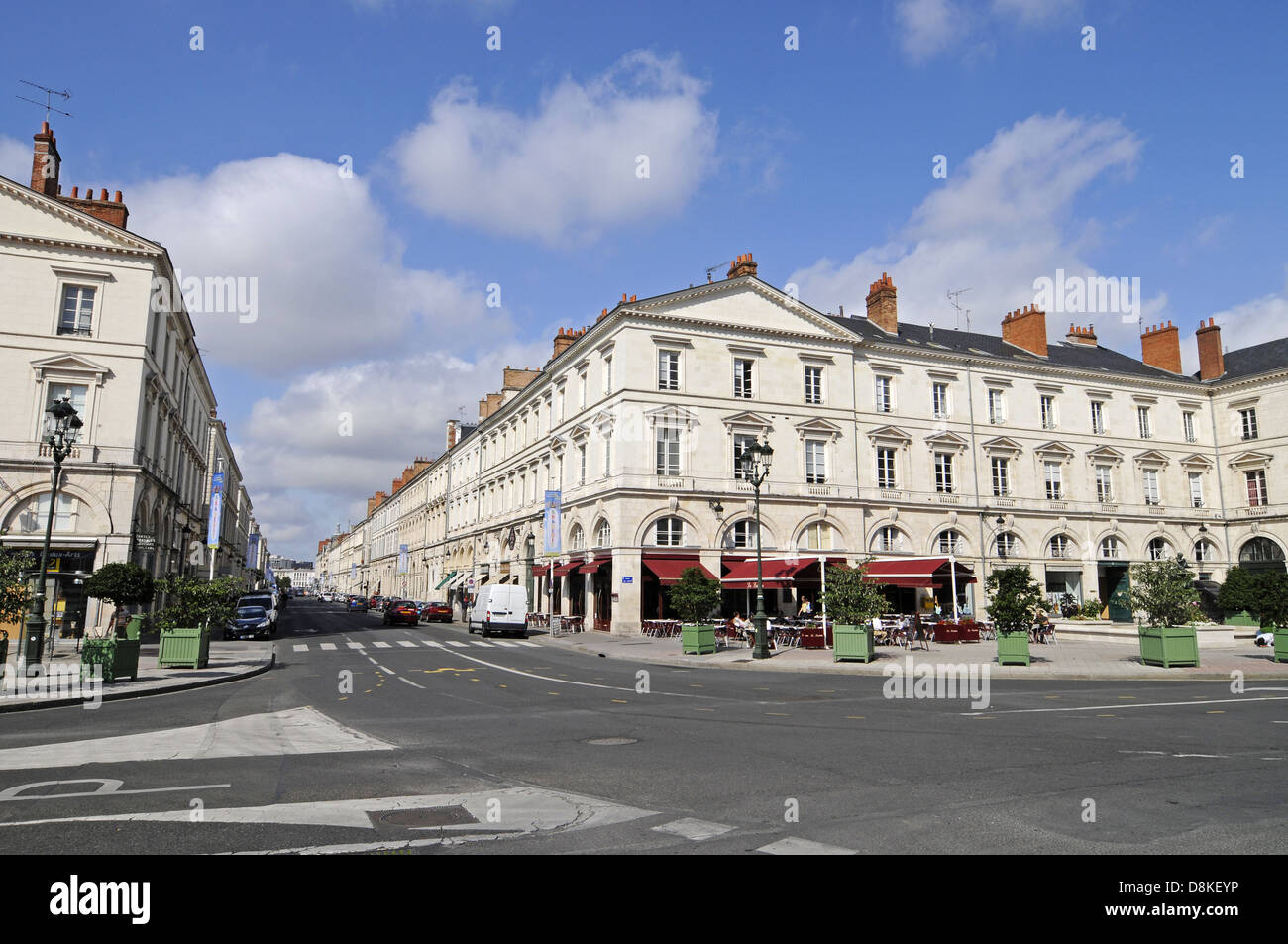 Franzoesische road buildings hi-res stock photography and images - Alamy