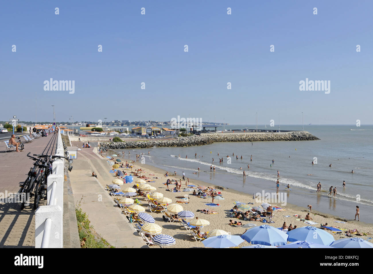 Royan beach hi-res stock photography and images - Alamy