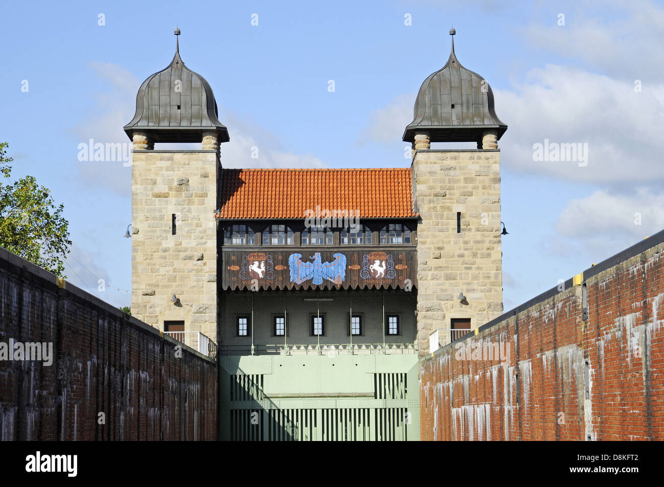 old shaft lock Stock Photo - Alamy