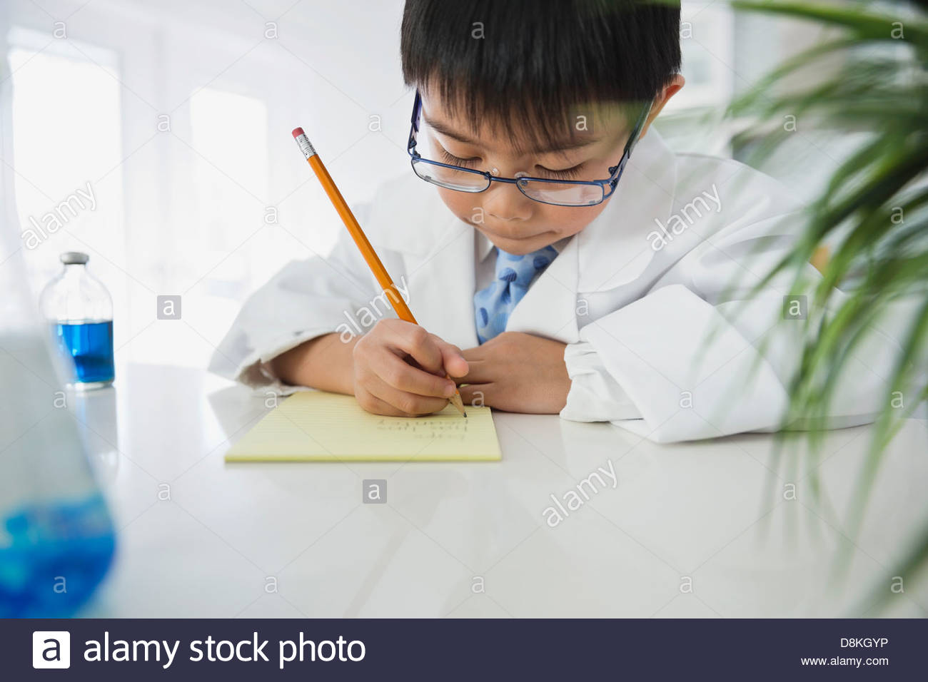 Home experiment hi-res stock photography and images - Alamy