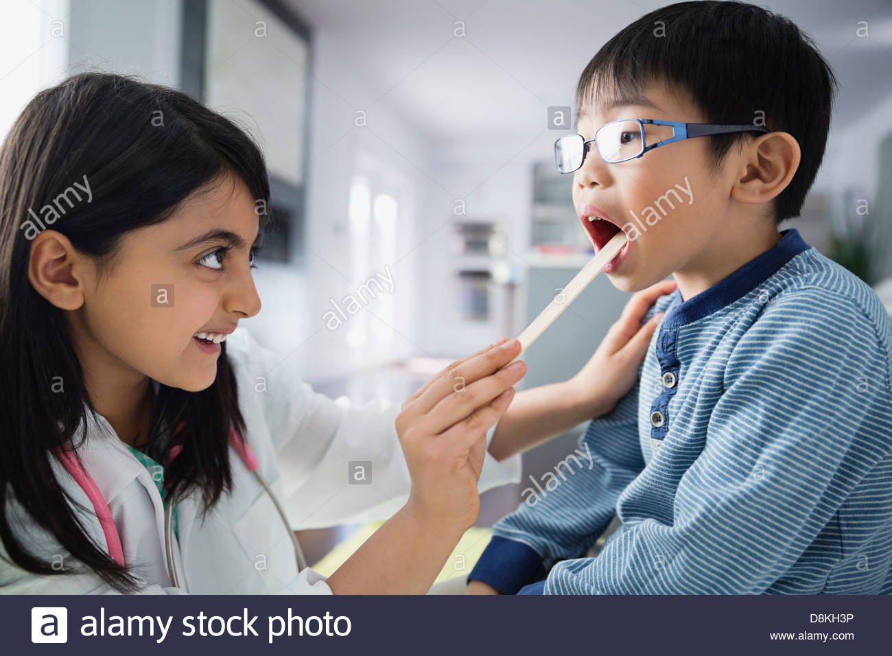 Doctor side on face hi-res stock photography and images - Alamy