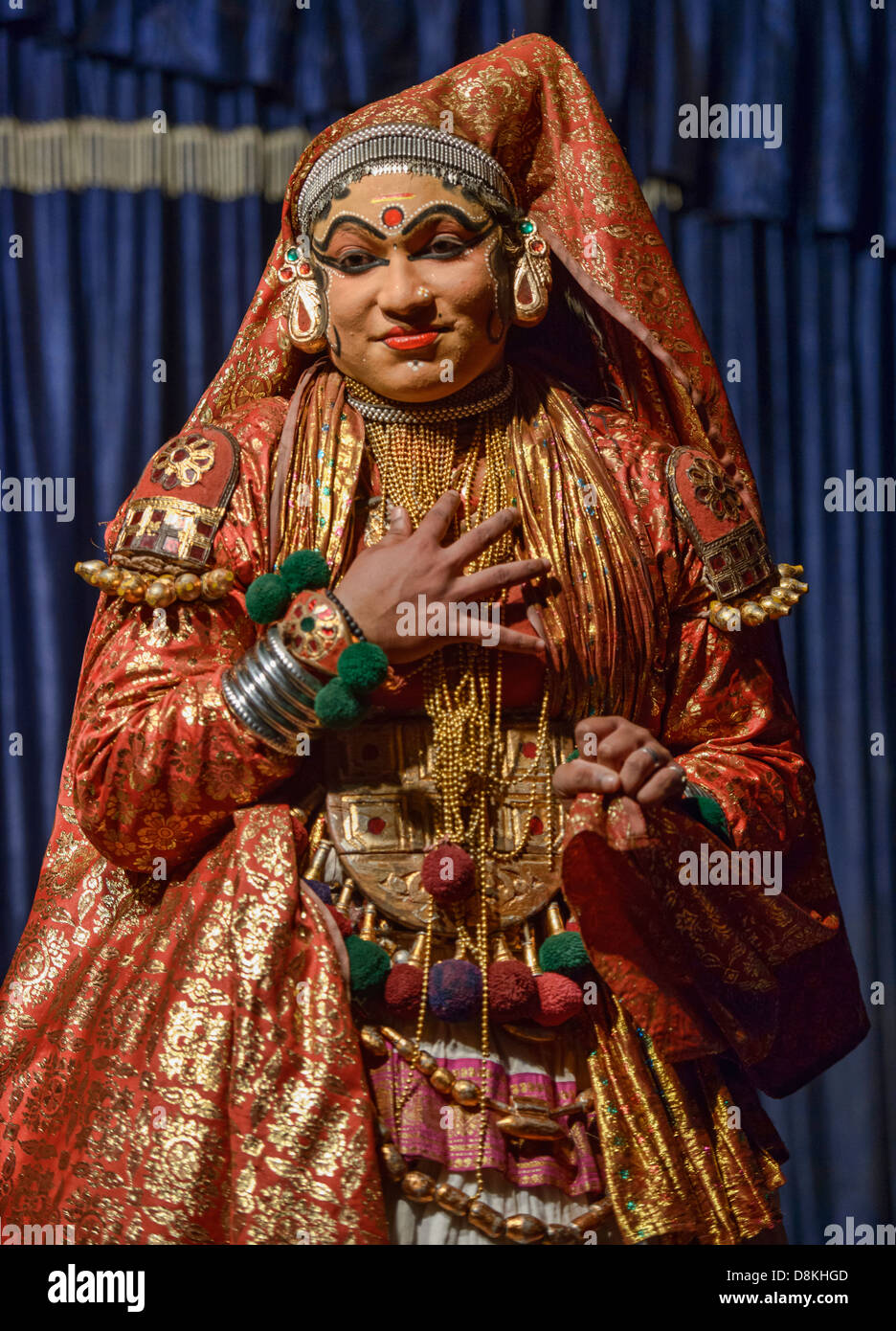 traditional Kathakali dance performer in Kerala, India Stock Photo - Alamy