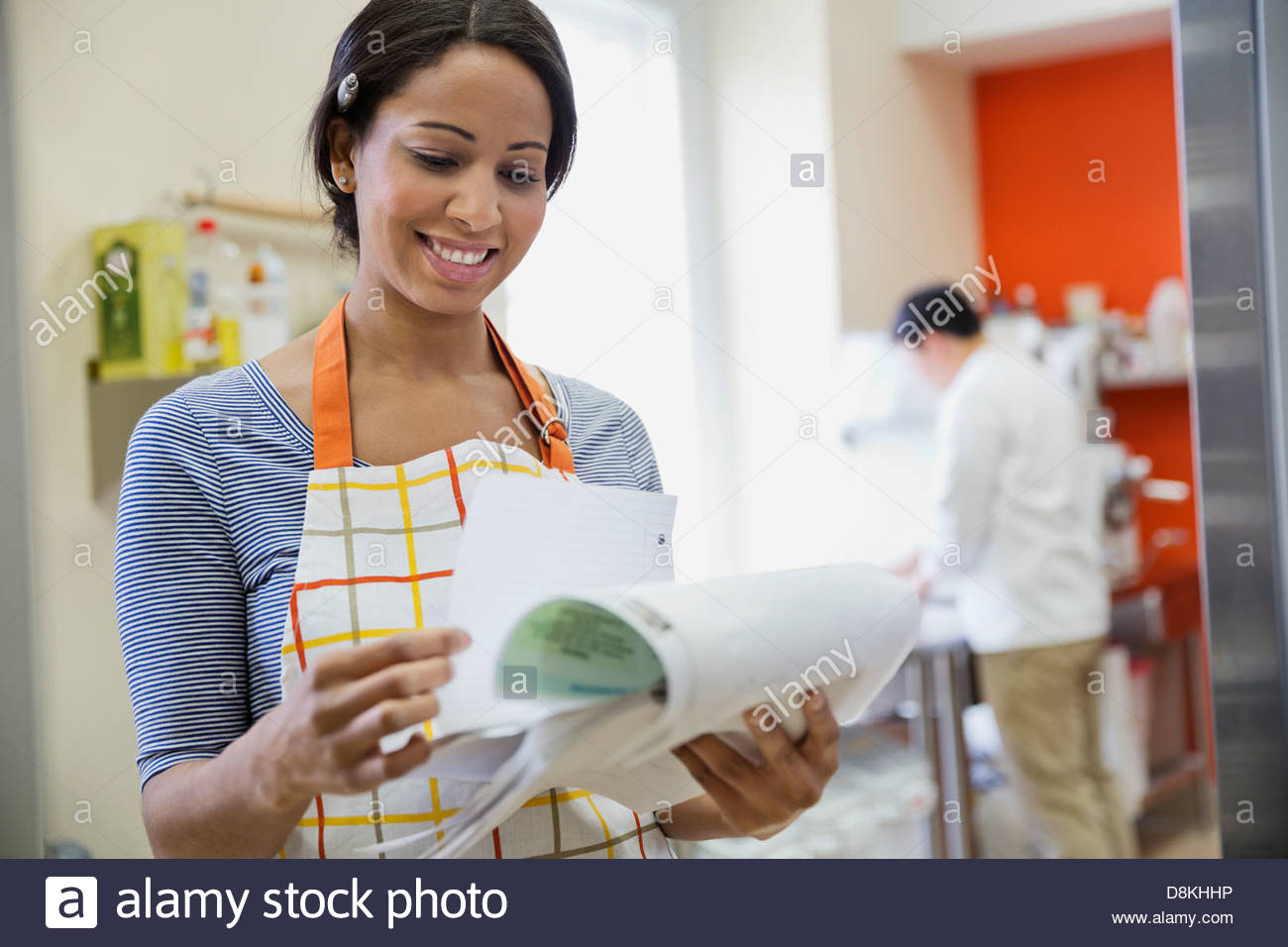 Woman baker bakery hi-res stock photography and images - Alamy