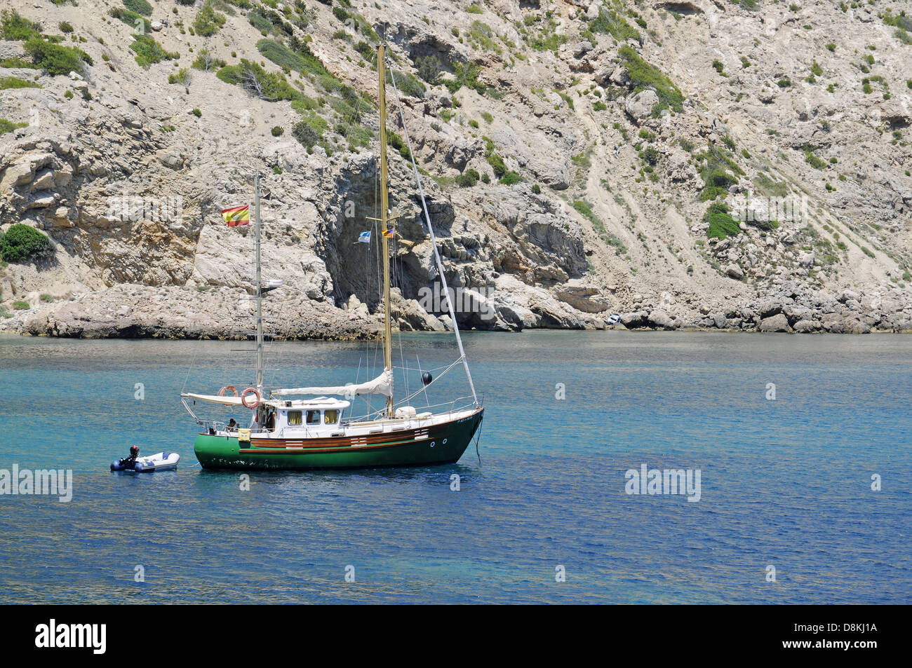 Single sailboat hi-res stock photography and images - Alamy