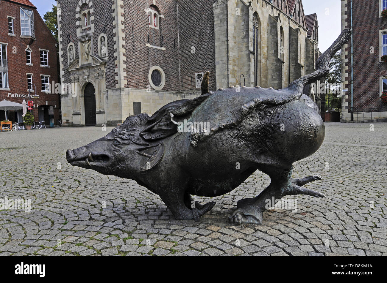 Wild boar figure hi-res stock photography and images - Alamy