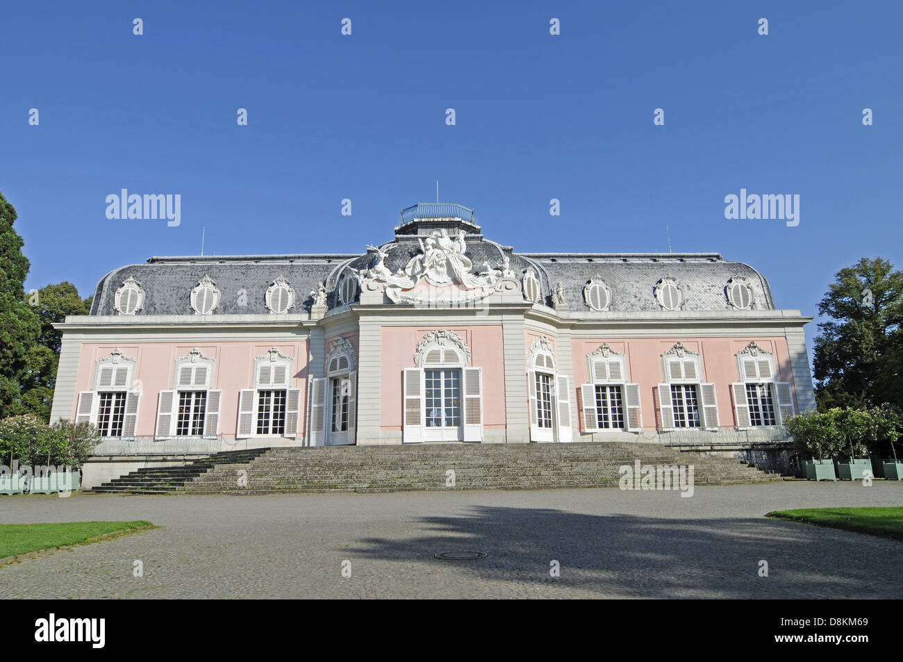 Benrath castle hi-res stock photography and images - Alamy