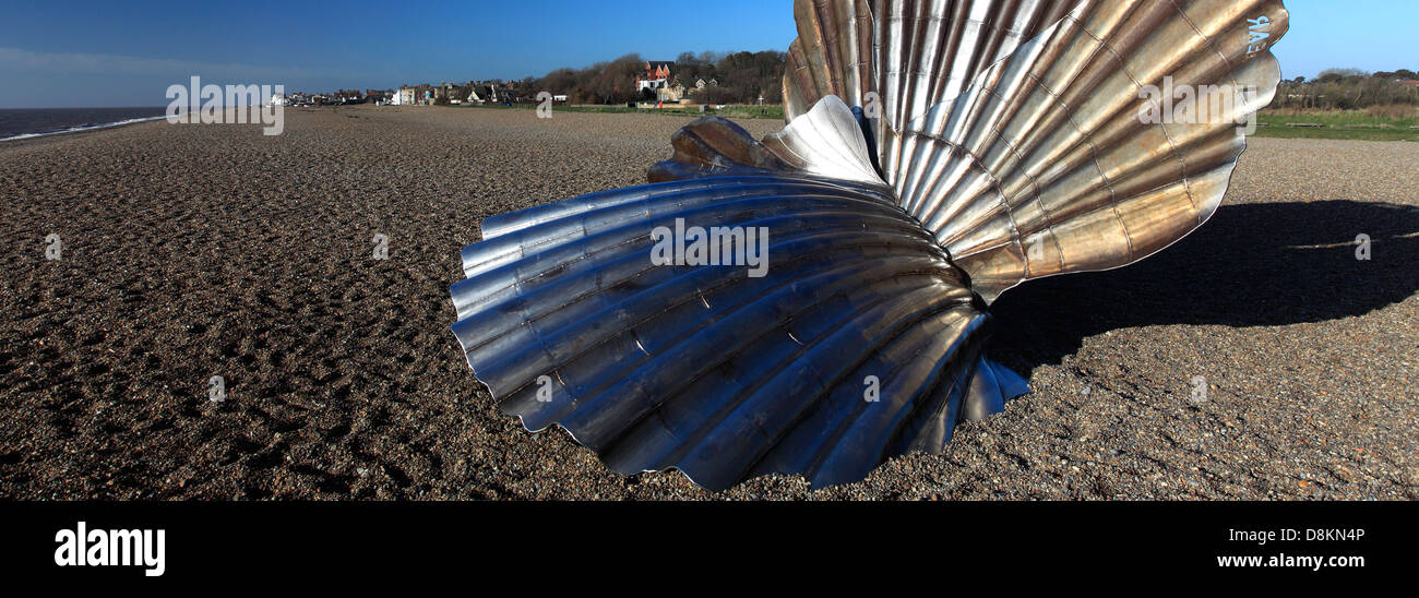 The Scallop shell sculpture by Maggie Hambling, on the beach, Aldeburgh ...