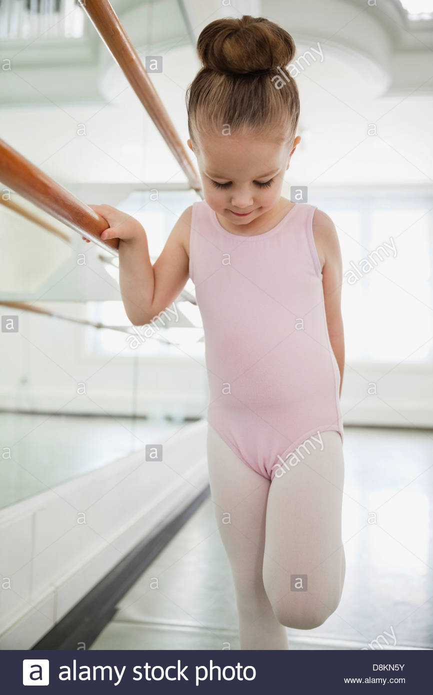 Ballet stretching hi-res stock photography and images - Alamy