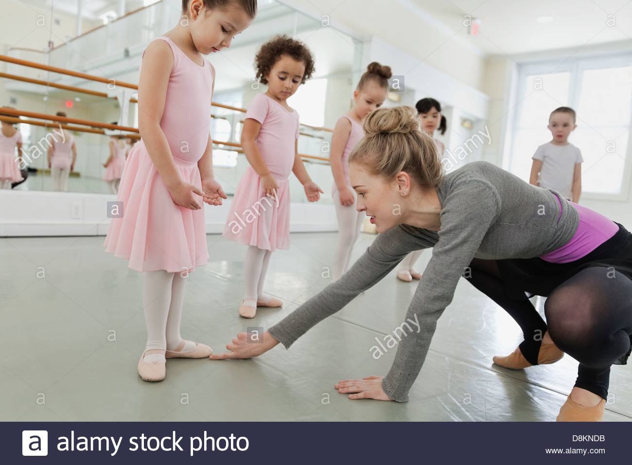 Female dance teacher children hi-res stock photography and images - Alamy