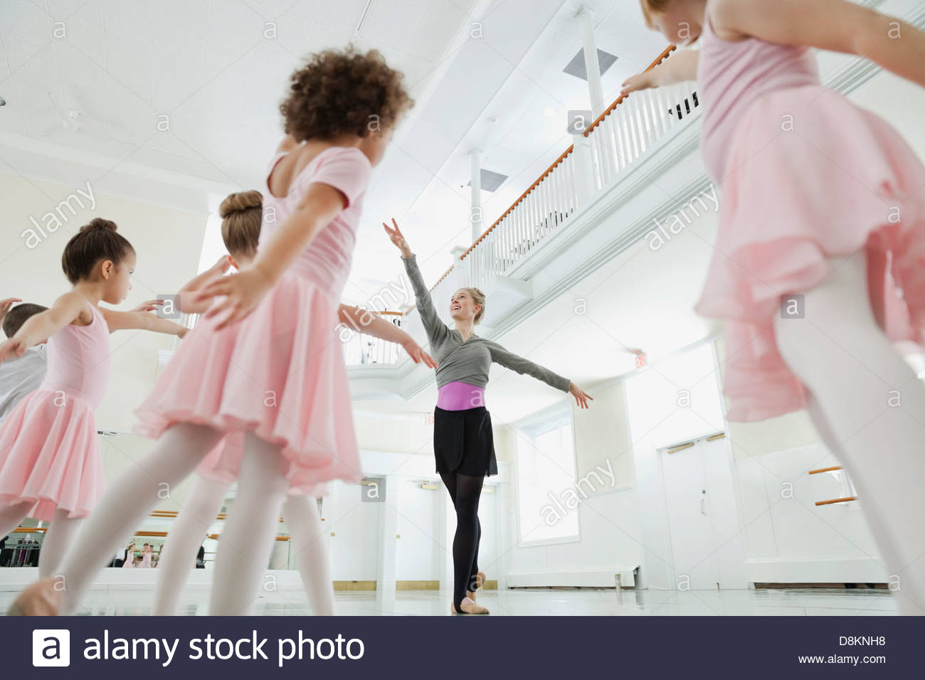 Teaching children ballet hi-res stock photography and images - Alamy