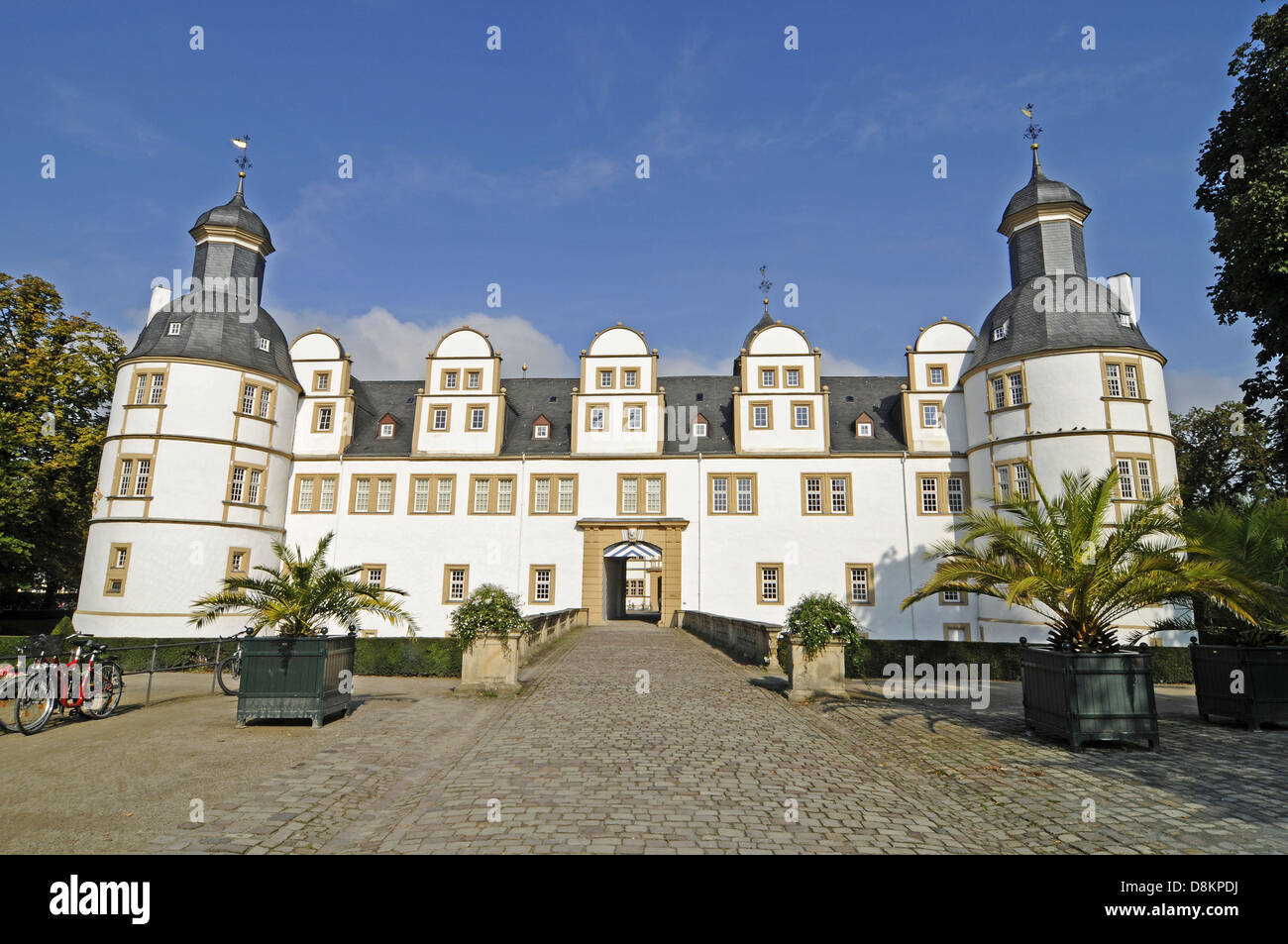 Schloss neuhaus hi-res stock photography and images - Alamy