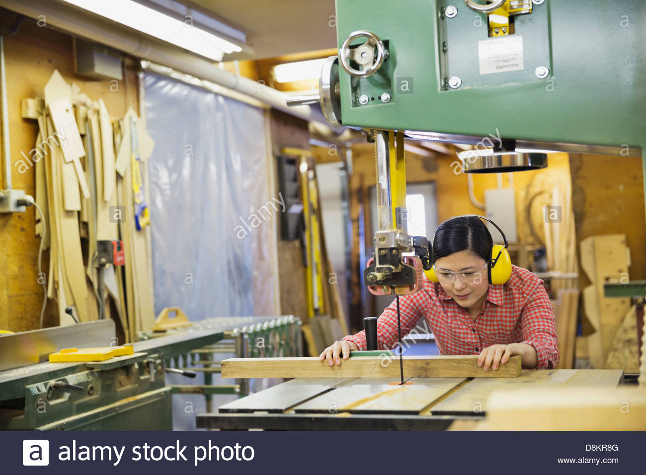 Using band saw hi-res stock photography and images - Alamy