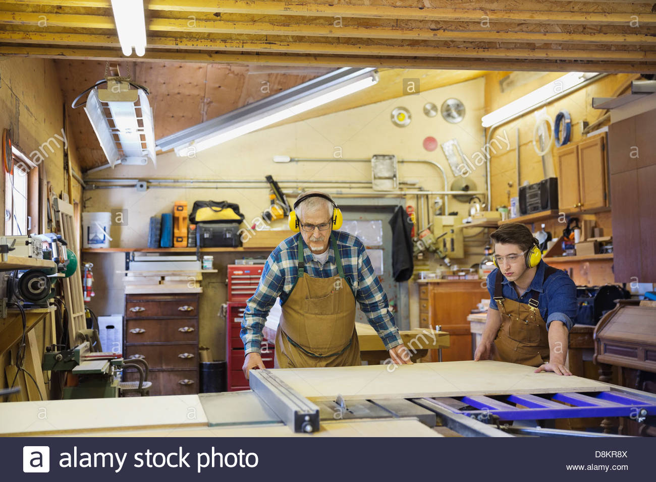 Carpenters saw hi-res stock photography and images - Alamy