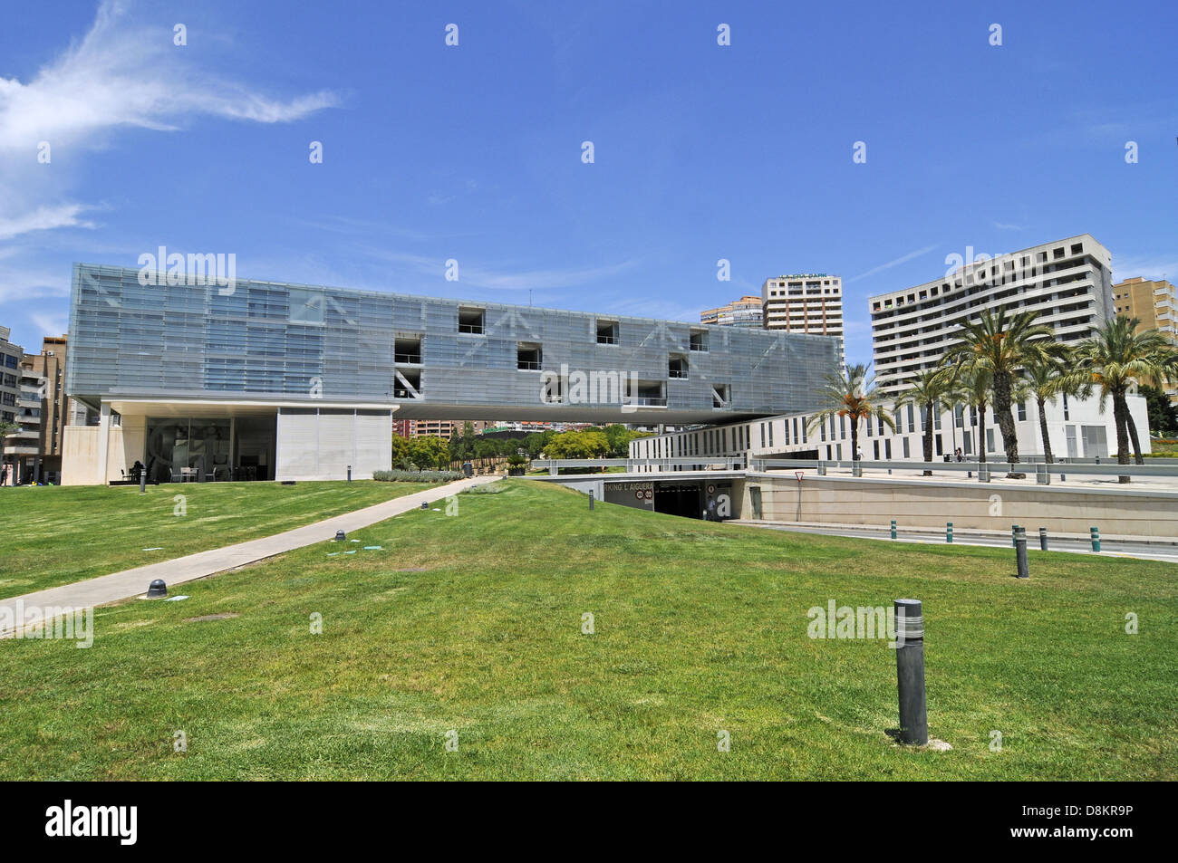 Moderne spanische architektur hi-res stock photography and images - Alamy
