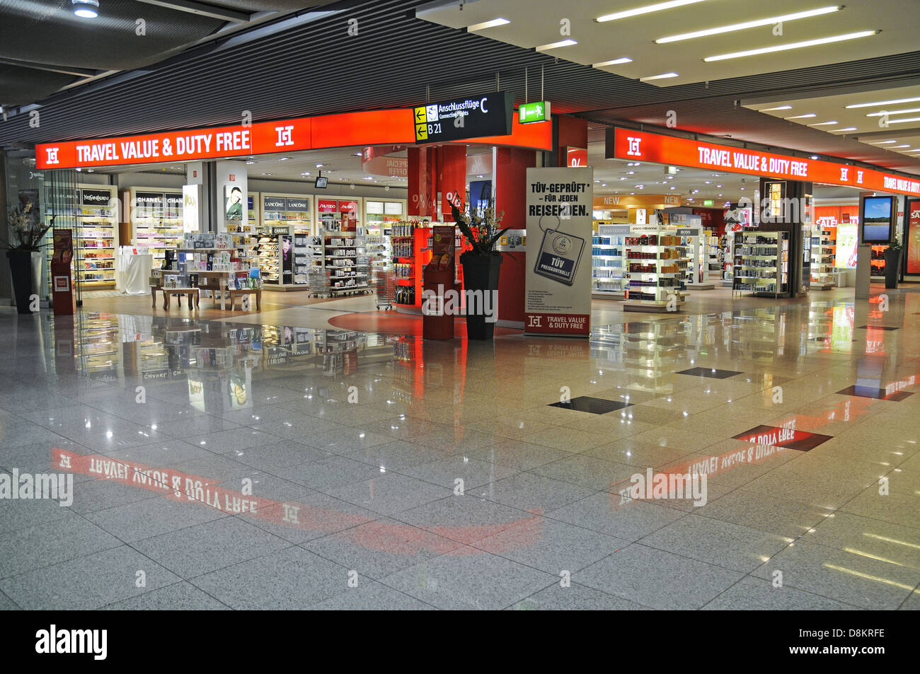 Duty free trade hi-res stock photography and images - Alamy