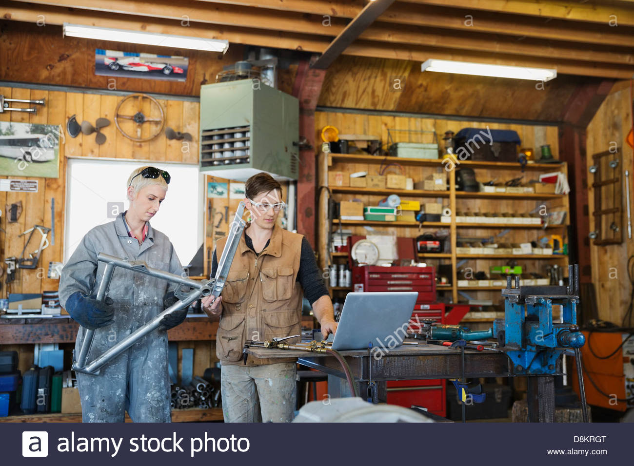Metal workshop hi-res stock photography and images - Alamy