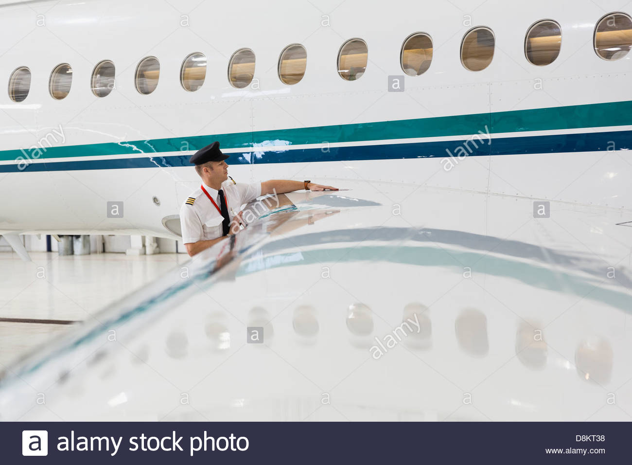 Checking wing hi-res stock photography and images - Alamy