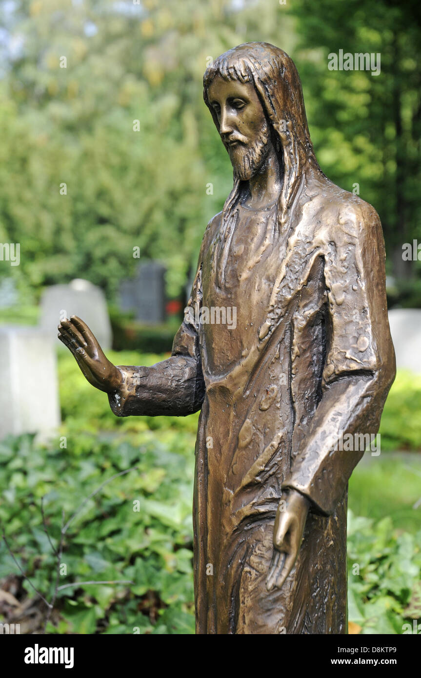Statue jesus outside sacred hi-res stock photography and images - Alamy