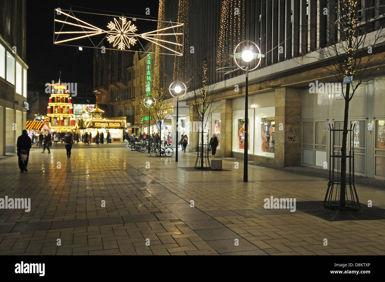Empty shopping street Stock Photo - Alamy