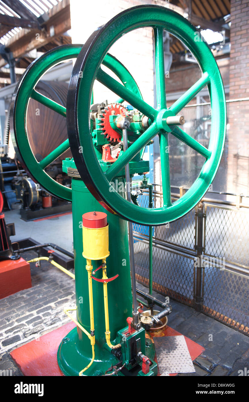 Crossley Gas Engine at The Museum of Science and Industry (MOSI) in ...
