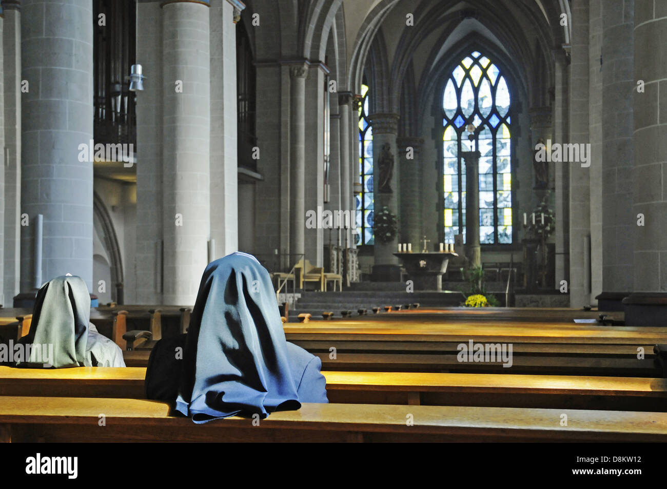 Nuns veil hi-res stock photography and images - Alamy