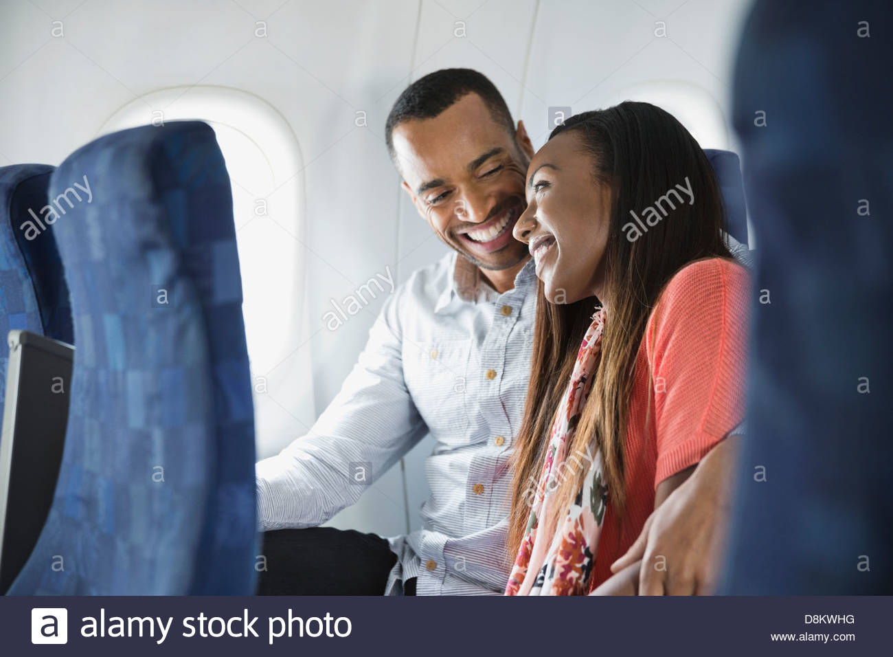 Snuggling hi-res stock photography and images - Alamy