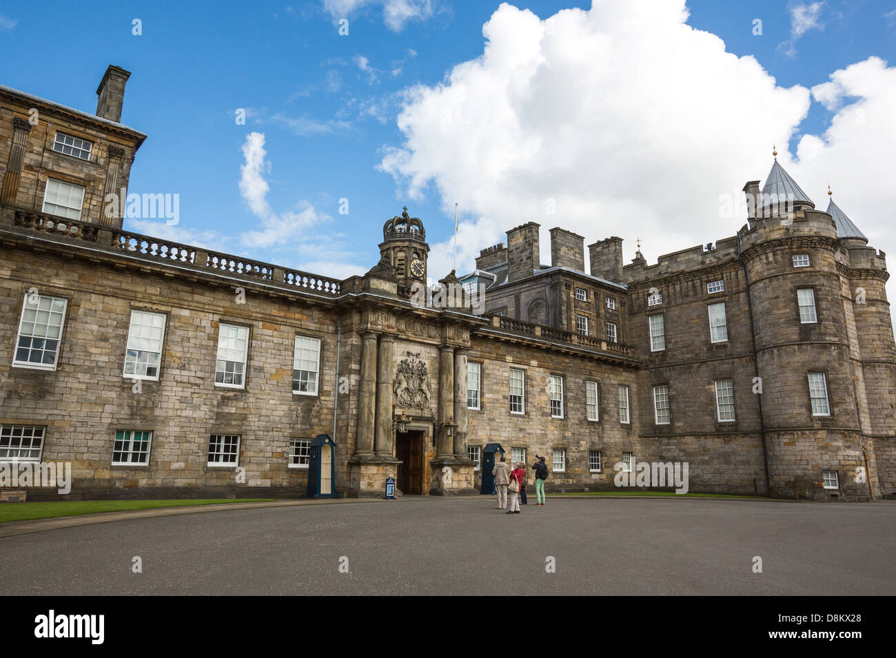 Royal palace holyroodhouse edinburgh scotland hi-res stock photography ...