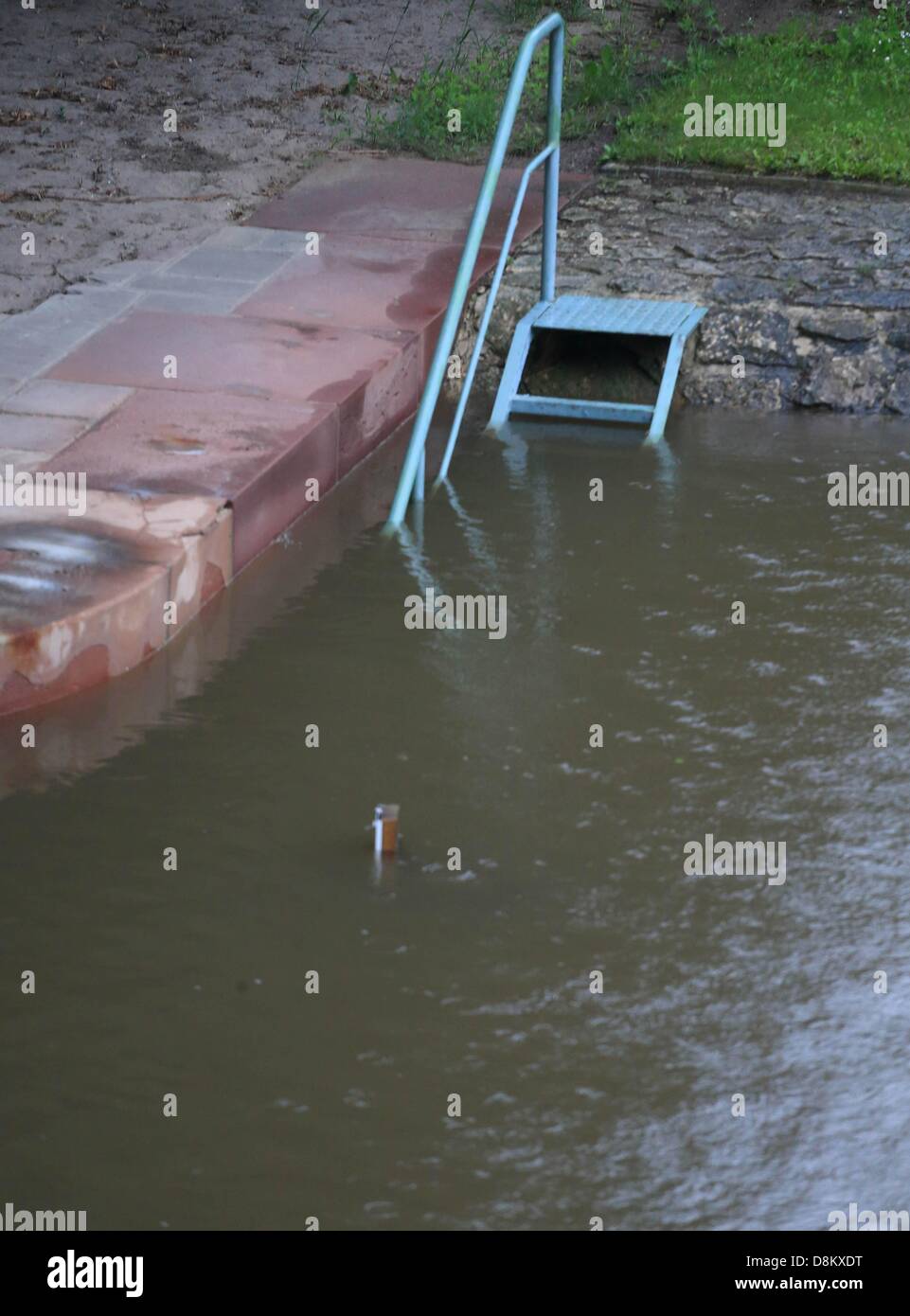 Flooded river Unstrut stands on the edge of the watergate in Freyburg ...