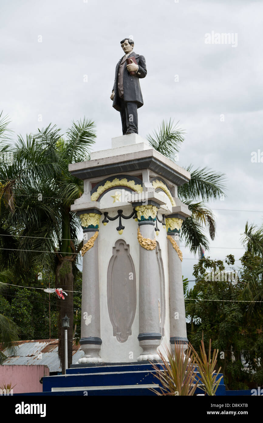 Statue in Moalboal on Cebu Island, Philippines Stock Photo - Alamy
