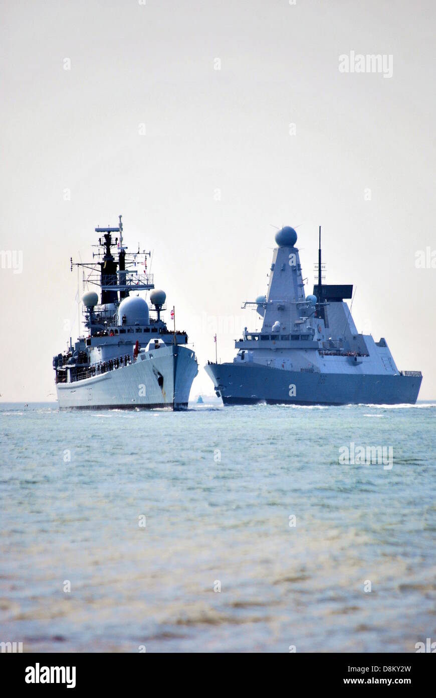 Hms edinburgh hi-res stock photography and images - Alamy