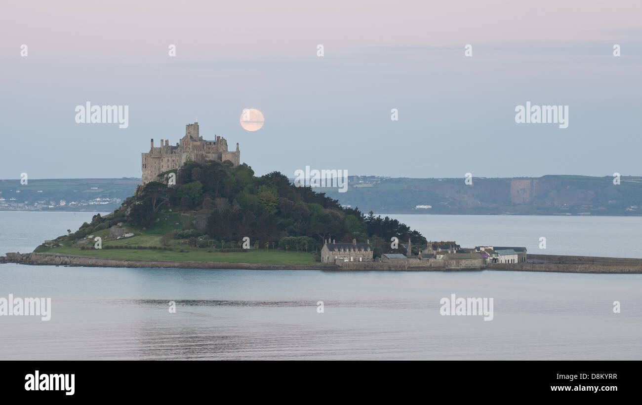 Full Moon Setting behind St Michael's Mount in Cornwall at Dawn Stock ...