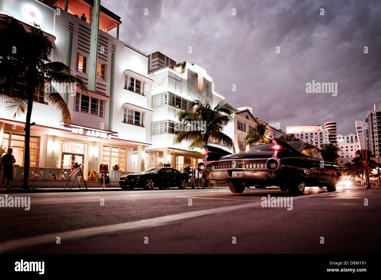 Vintage cars ocean drive miami hi-res stock photography and images - Alamy