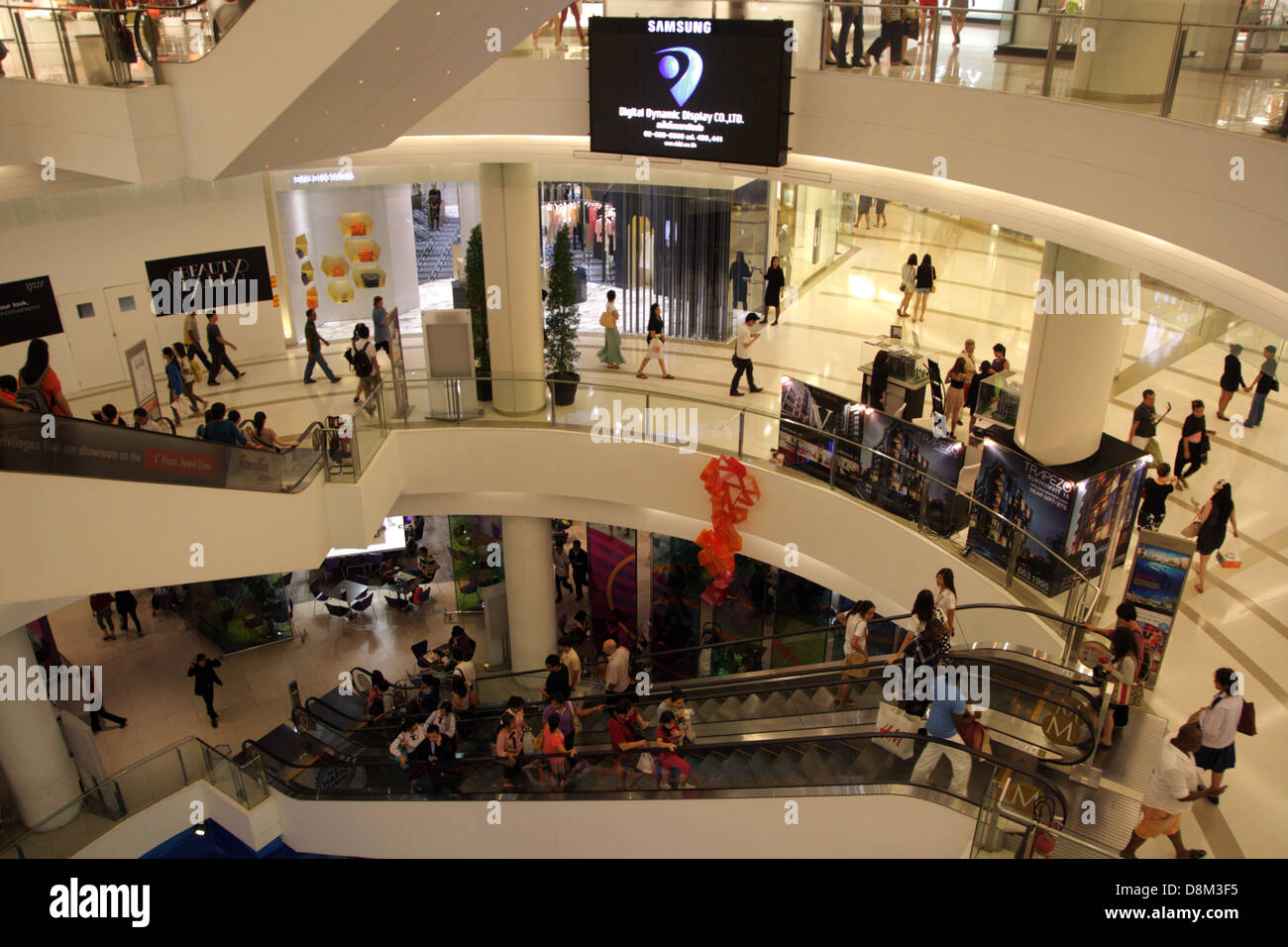 Siam Paragon shopping mall , one of the biggest shopping centers in ...