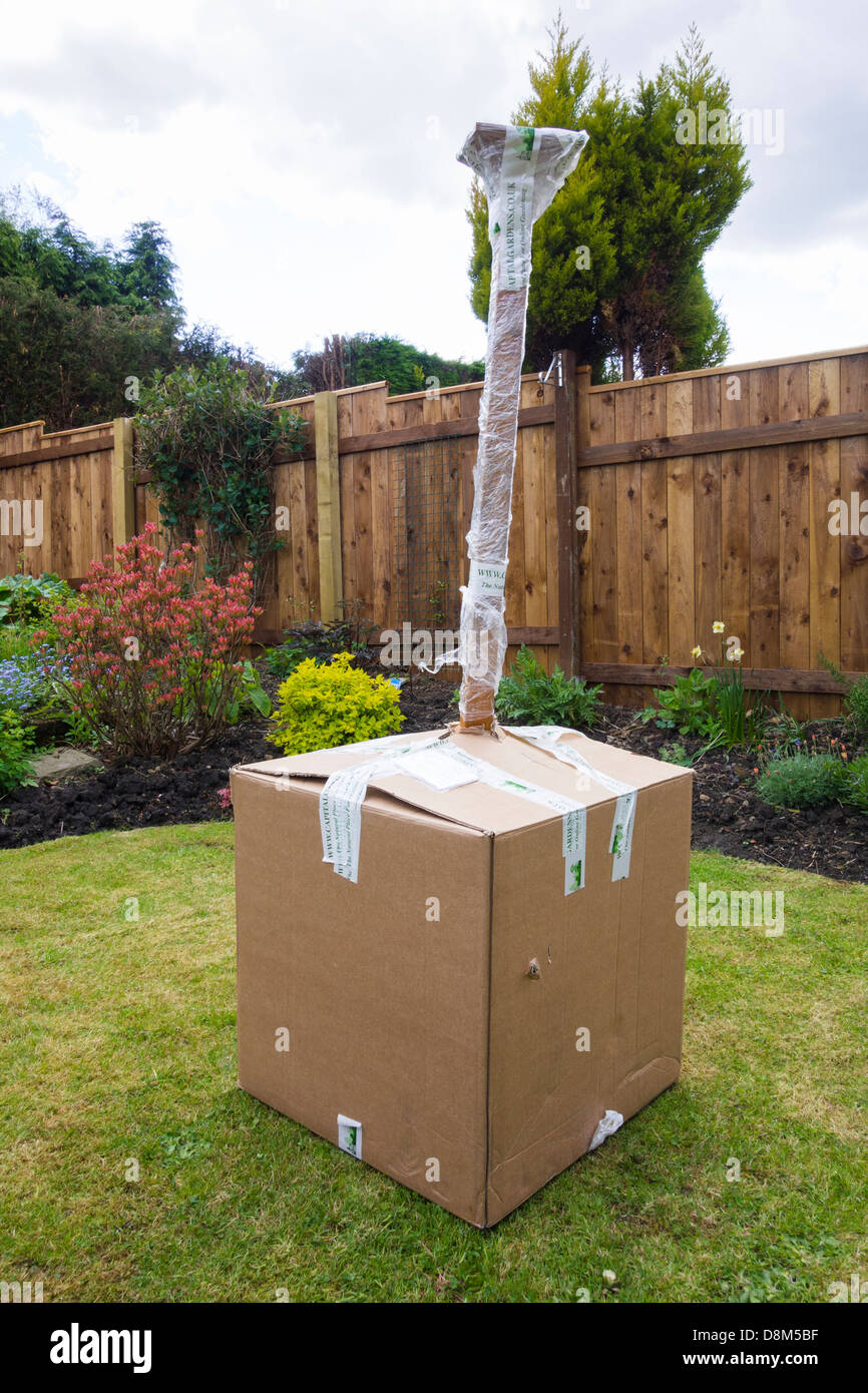 Unusual large parcel delivery Stock Photo - Alamy