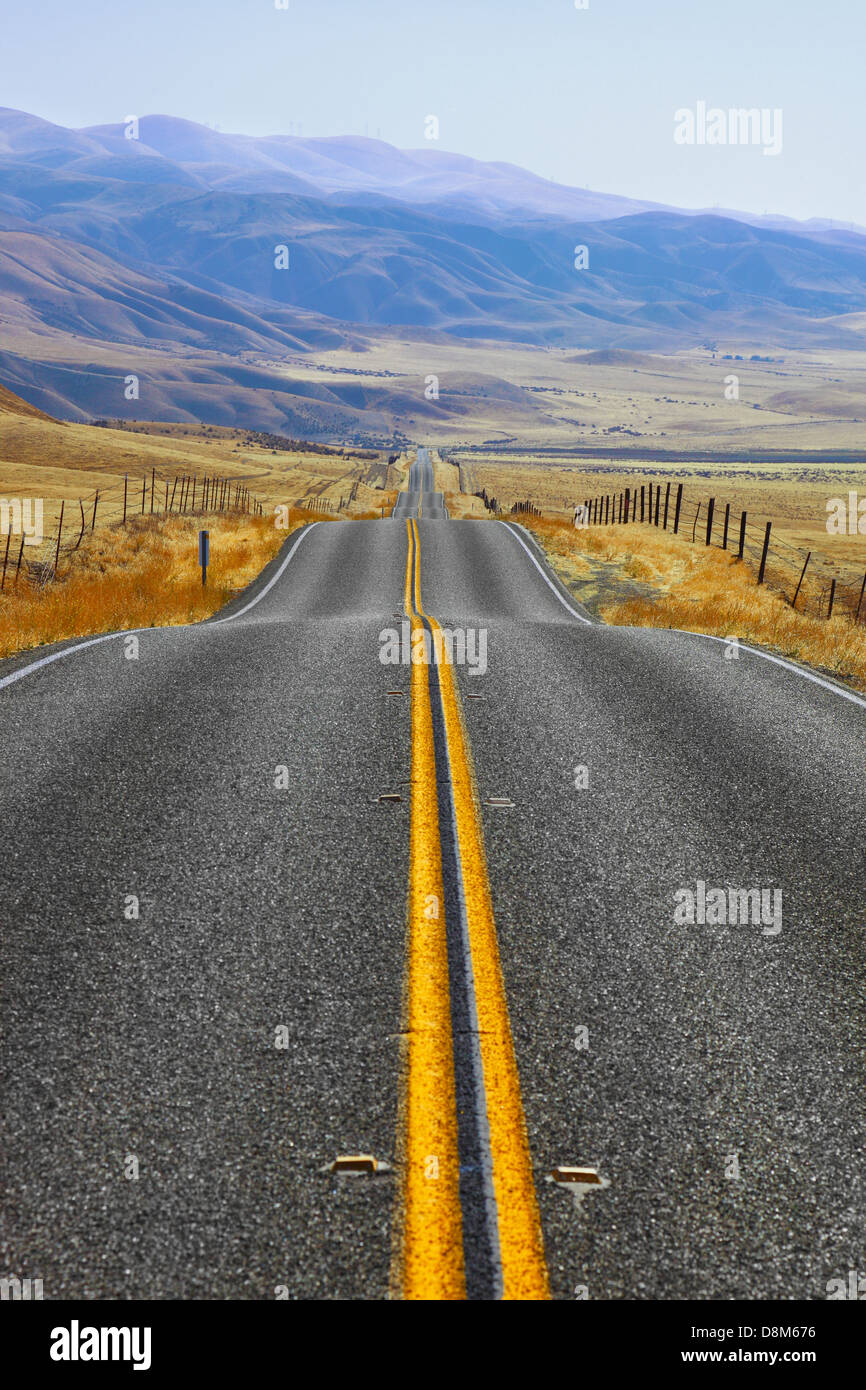 Magnificent American road in prairie Stock Photo - Alamy