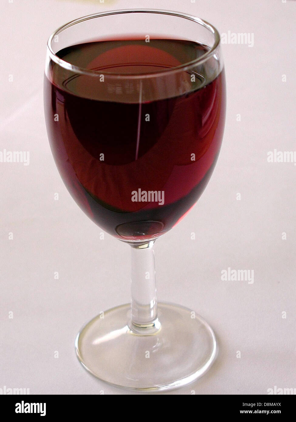 Red wine in glass Stock Photo - Alamy
