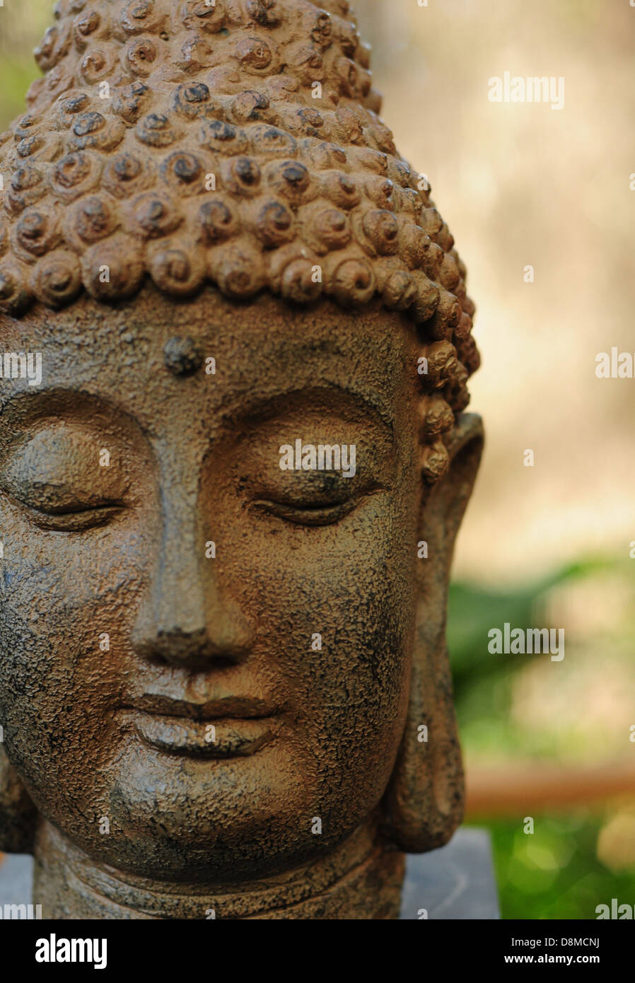 Statue of meditation hi-res stock photography and images - Alamy