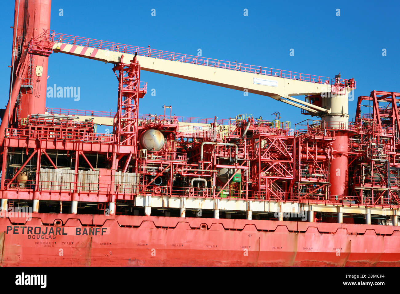 Hamburger hafen öl hi-res stock photography and images - Alamy