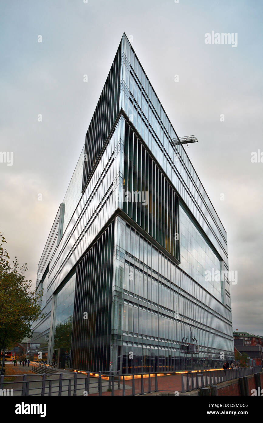modern office building Stock Photo - Alamy