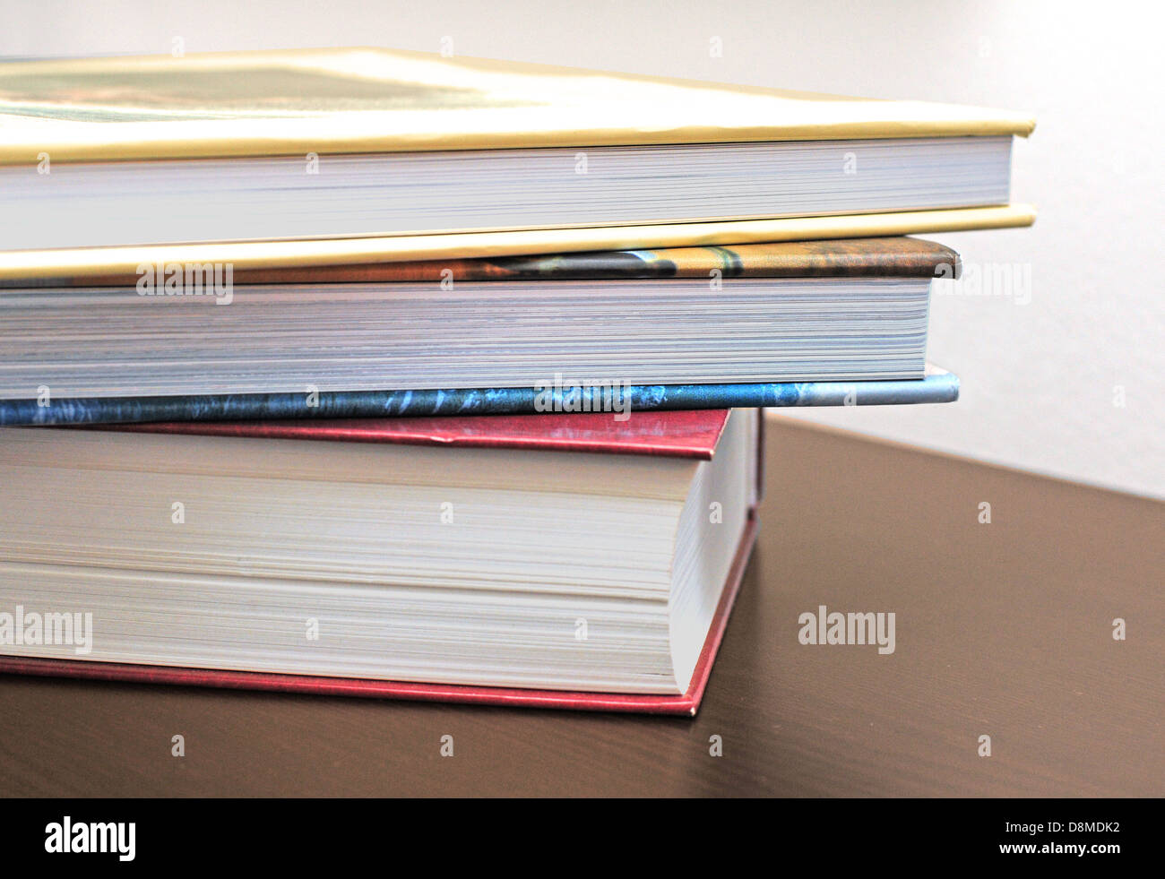 Stack of library books hi-res stock photography and images - Alamy