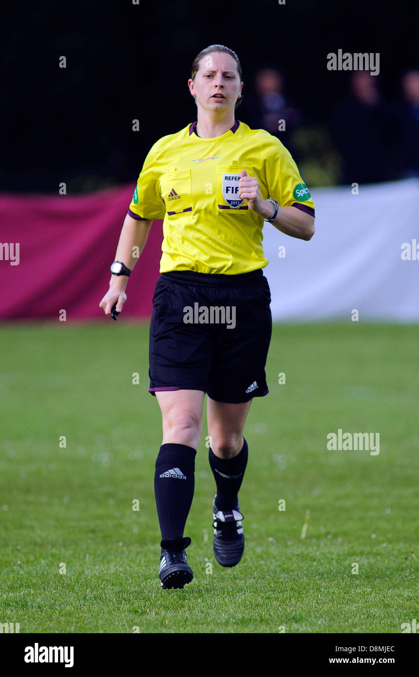 Referee scotland hi-res stock photography and images - Alamy