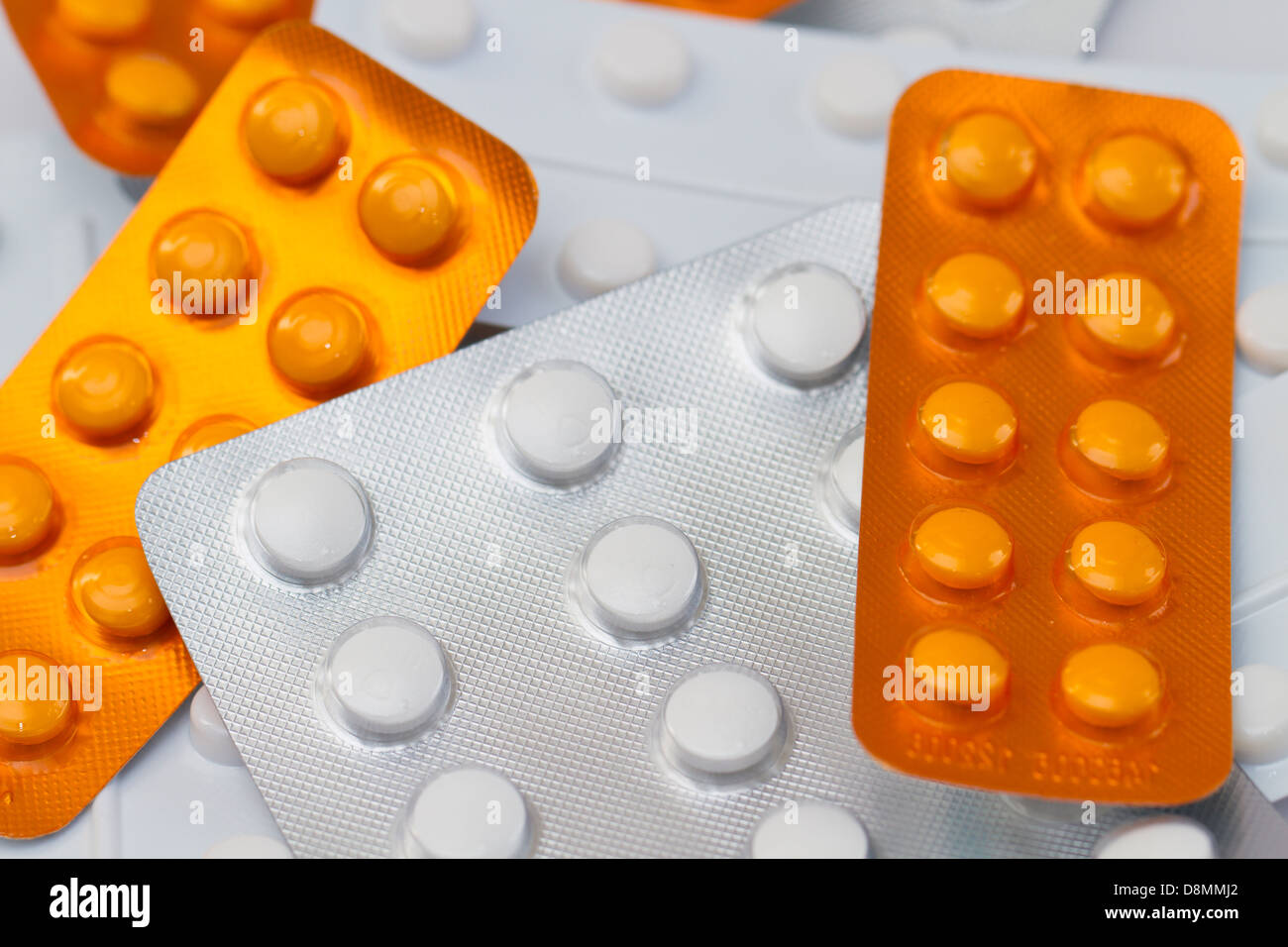 Supplement package hi-res stock photography and images - Alamy